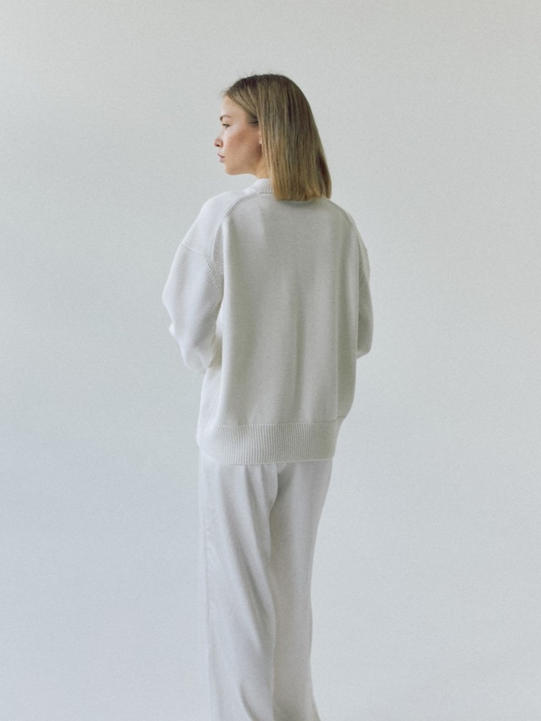 Купить женский вязаный джемпер из шерсти мериноса, цвет светло-молочный | YUTTI